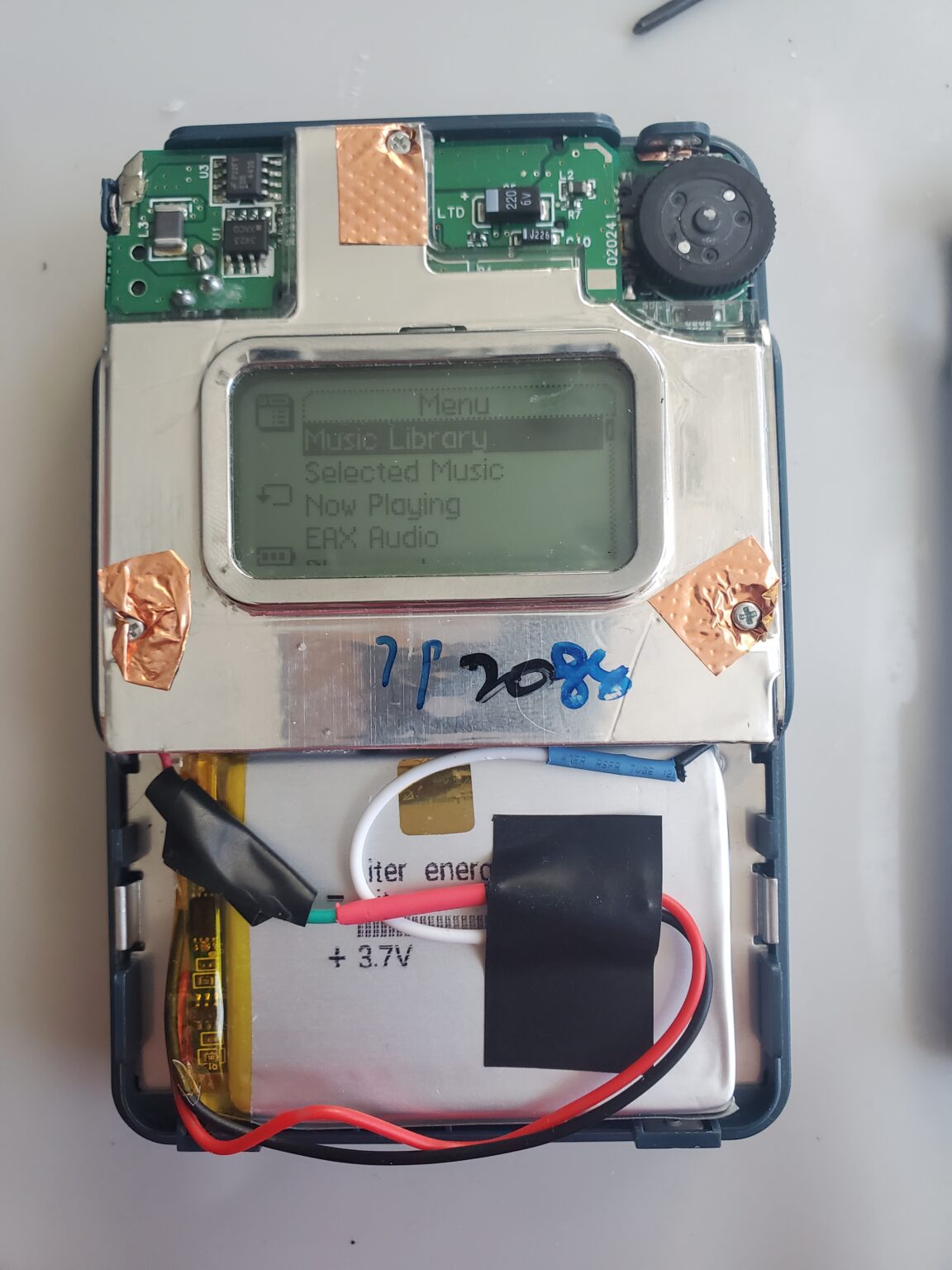 Replacing Battery in Creative Zen Nomad Jukebox | MyVogonPoetry